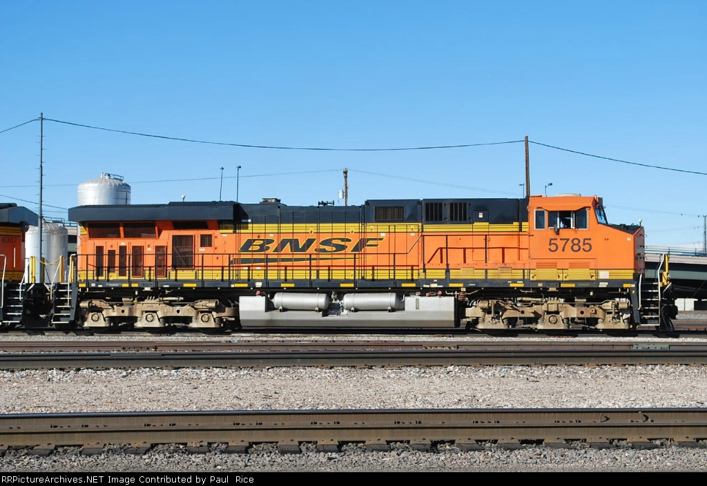 BNSF 5785